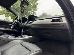 Black BMW 320 2006 in Riga, with an engine capacity of 2.00 L and mileage of 358 thousand km for 3790 €, photo 12 on AUTOMOTO.COM.LV