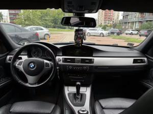 Black BMW 320 2006 in Riga, with an engine capacity of 2.00 L and mileage of 358 thousand km for 3790 €, photo 15 on AUTOMOTO.COM.LV