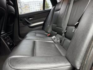 Black BMW 320 2006 in Riga, with an engine capacity of 2.00 L and mileage of 358 thousand km for 3790 €, photo 16 on AUTOMOTO.COM.LV