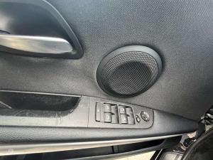 Black BMW 320 2006 in Kaunas, with an engine capacity of 2.00 L and mileage of 335 thousand km for 3100 €, photo 11 on AUTOMOTO.COM.LV