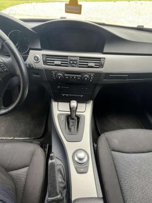 Black BMW 320 2006 in Kaunas, with an engine capacity of 2.00 L and mileage of 335 thousand km for 3100 €, photo 13 on AUTOMOTO.COM.LV