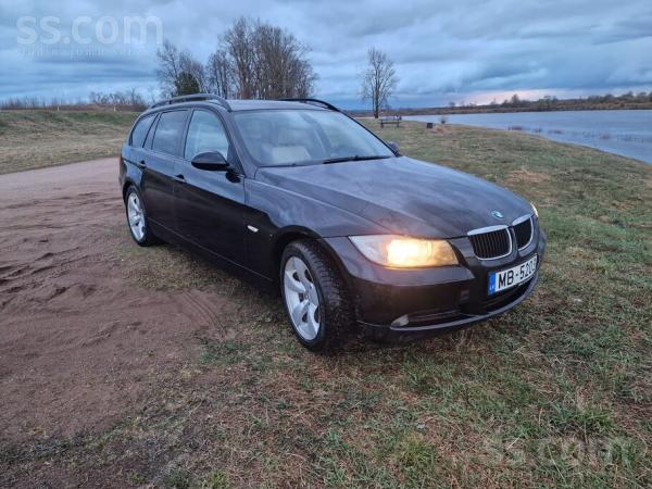 Melns BMW 320 2006 Daugavpils, ar dzinēja tilpumu 2.00 L un nobraukumu 429 tūkst. km par 2300 €, foto 3 vietnē AUTOMOTO.COM.LV