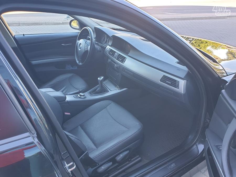 Black BMW 320 2006 in Utena, with an engine capacity of 2.00 L and mileage of 275 thousand km for 3600 €, photo 14 on AUTOMOTO.COM.LV