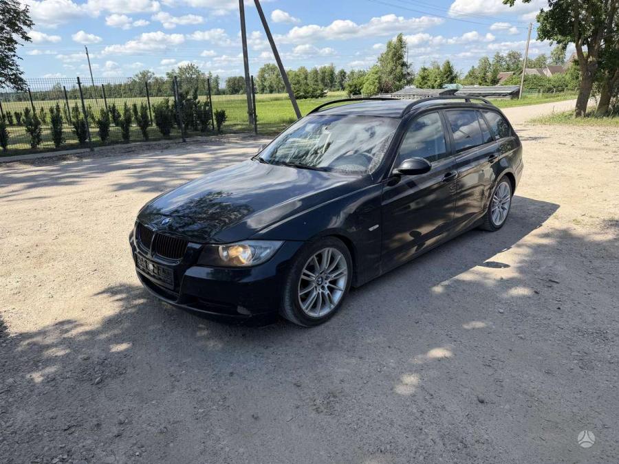 Black BMW 320 2006 in Marijampole, with an engine capacity of 2.00 L and mileage of 337 thousand km for 1650 €, photo 3 on AUTOMOTO.COM.LV