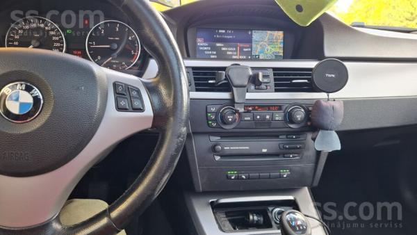 Black BMW 320 2006 in Riga, with an engine capacity of 2.00 L and mileage of 391 thousand km for 3650 €, photo 5 on AUTOMOTO.COM.LV