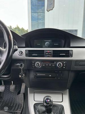 Black BMW 320 2006 in Plunge, with an engine capacity of 2.00 L and mileage of 386 thousand km for 3100 €, photo 11 on AUTOMOTO.COM.LV