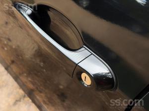 Black BMW 320 2006 in Riga, with an engine capacity of 2.00 L and mileage of 302 thousand km for 4800 €, photo 9 on AUTOMOTO.COM.LV