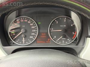 Black BMW 320 2006 in Riga, with an engine capacity of 2.00 L and mileage of 302 thousand km for 4800 €, photo 12 on AUTOMOTO.COM.LV