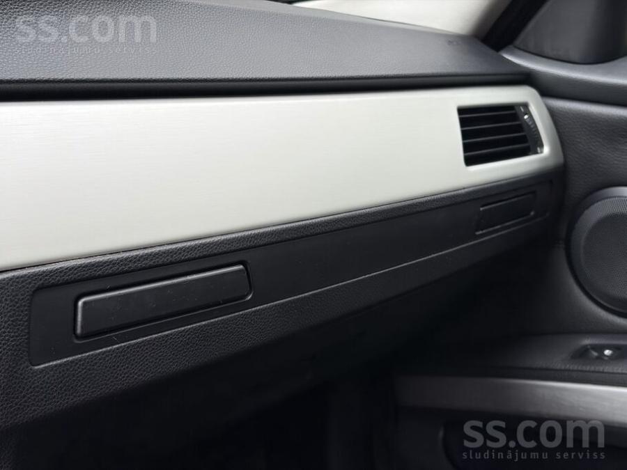 Black BMW 320 2006 in Riga, with an engine capacity of 2.00 L and mileage of 302 thousand km for 4800 €, photo 16 on AUTOMOTO.COM.LV