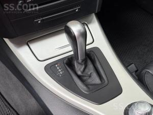 Black BMW 320 2006 in Riga, with an engine capacity of 2.00 L and mileage of 302 thousand km for 4800 €, photo 17 on AUTOMOTO.COM.LV