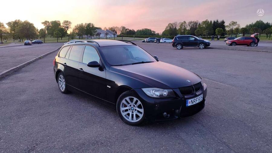 Melns BMW 320 2006 Rokiškis, ar dzinēja tilpumu 2.00 L un nobraukumu 411 tūkst. km par 2700 €, foto 1 vietnē AUTOMOTO.COM.LV