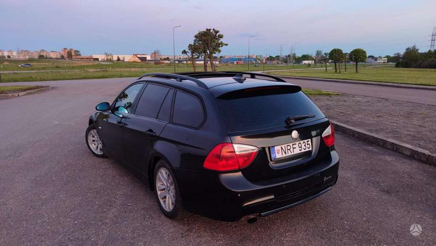 Melns BMW 320 2006 Rokiškis, ar dzinēja tilpumu 2.00 L un nobraukumu 411 tūkst. km par 2700 €, foto 6 vietnē AUTOMOTO.COM.LV