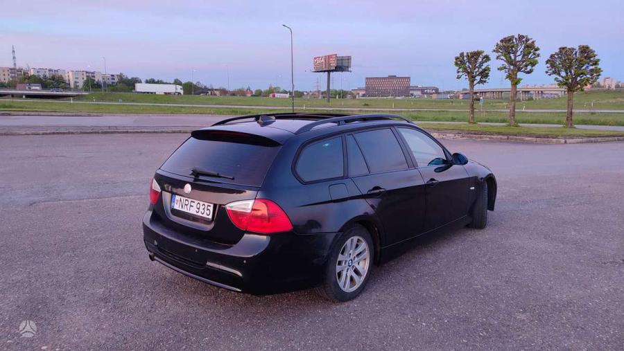 Melns BMW 320 2006 Rokiškis, ar dzinēja tilpumu 2.00 L un nobraukumu 411 tūkst. km par 2700 €, foto 8 vietnē AUTOMOTO.COM.LV