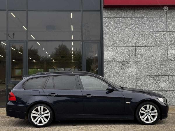 Black BMW 320 2006 in Klaipeda, with an engine capacity of 2.00 L and mileage of 313 thousand km for 3650 €, photo 4 on AUTOMOTO.COM.LV