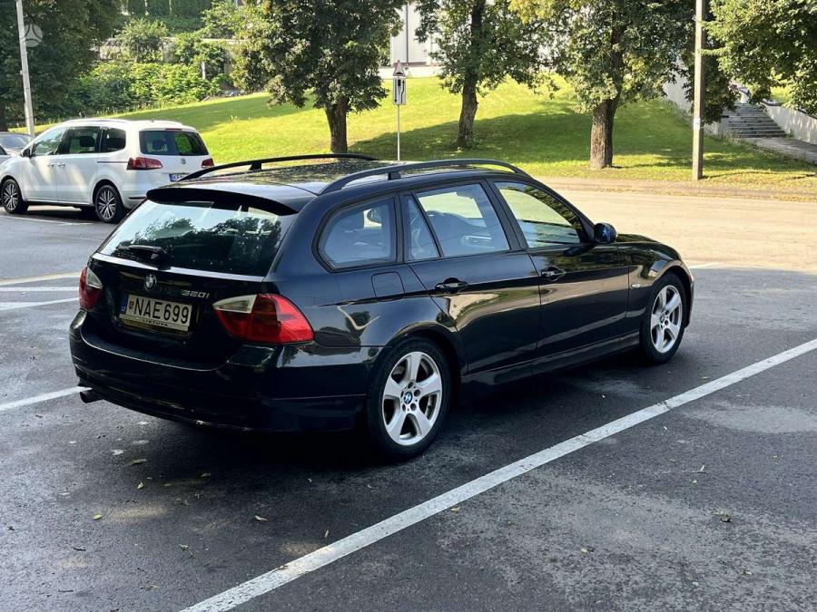 Melns BMW 320 2006 Utena, ar dzinēja tilpumu 2.00 L un nobraukumu 341 tūkst. km par 1800 €, foto 9 vietnē AUTOMOTO.COM.LV