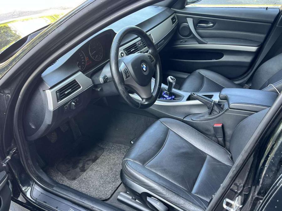 Melns BMW 320 2006 Utena, ar dzinēja tilpumu 2.00 L un nobraukumu 341 tūkst. km par 1800 €, foto 17 vietnē AUTOMOTO.COM.LV