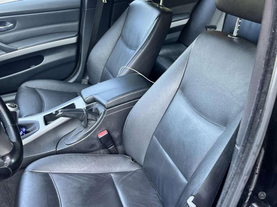 Melns BMW 320 2006 Utena, ar dzinēja tilpumu 2.00 L un nobraukumu 341 tūkst. km par 1800 €, foto 18 vietnē AUTOMOTO.COM.LV