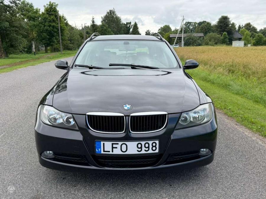 Black BMW 320 2006 in Alytus, with an engine capacity of 2.00 L and mileage of 356 thousand km for 2850 €, photo 3 on AUTOMOTO.COM.LV
