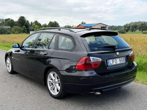 Melns BMW 320 2006 Alīta, ar dzinēja tilpumu 2.00 L un nobraukumu 356 tūkst. km par 2850 €, foto 4 vietnē AUTOMOTO.COM.LV