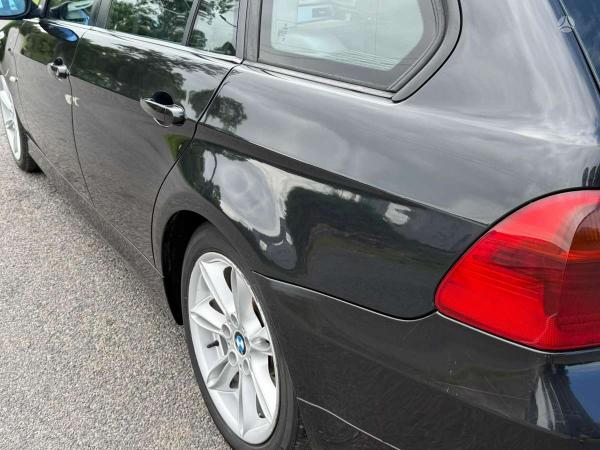 Melns BMW 320 2006 Alīta, ar dzinēja tilpumu 2.00 L un nobraukumu 356 tūkst. km par 2850 €, foto 10 vietnē AUTOMOTO.COM.LV