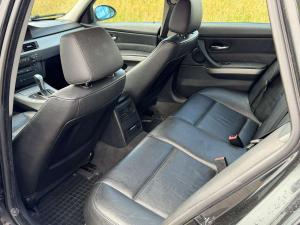 Black BMW 320 2006 in Alytus, with an engine capacity of 2.00 L and mileage of 356 thousand km for 2850 €, photo 16 on AUTOMOTO.COM.LV