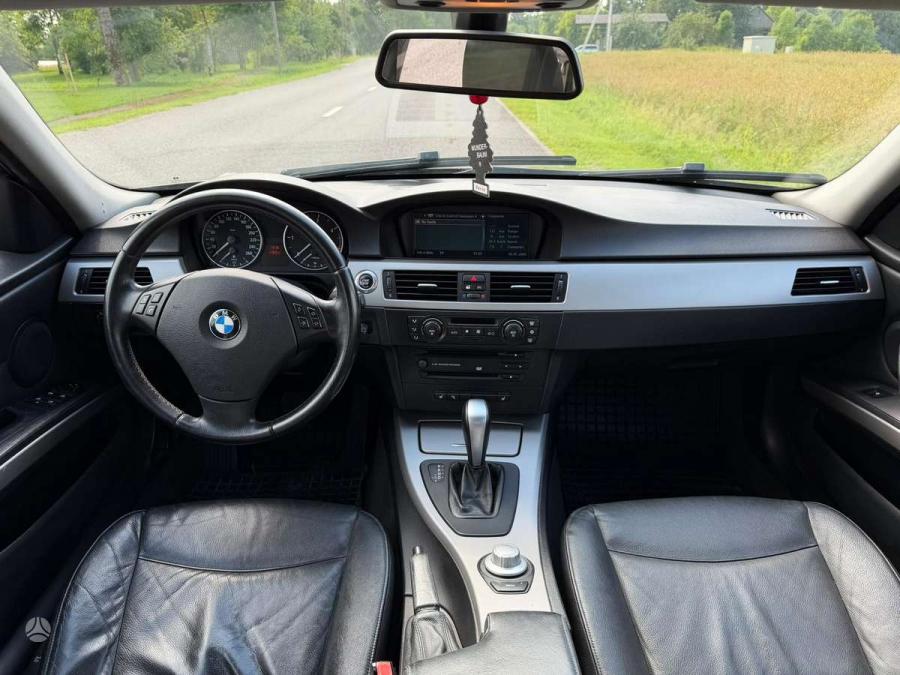 Black BMW 320 2006 in Alytus, with an engine capacity of 2.00 L and mileage of 356 thousand km for 2850 €, photo 18 on AUTOMOTO.COM.LV