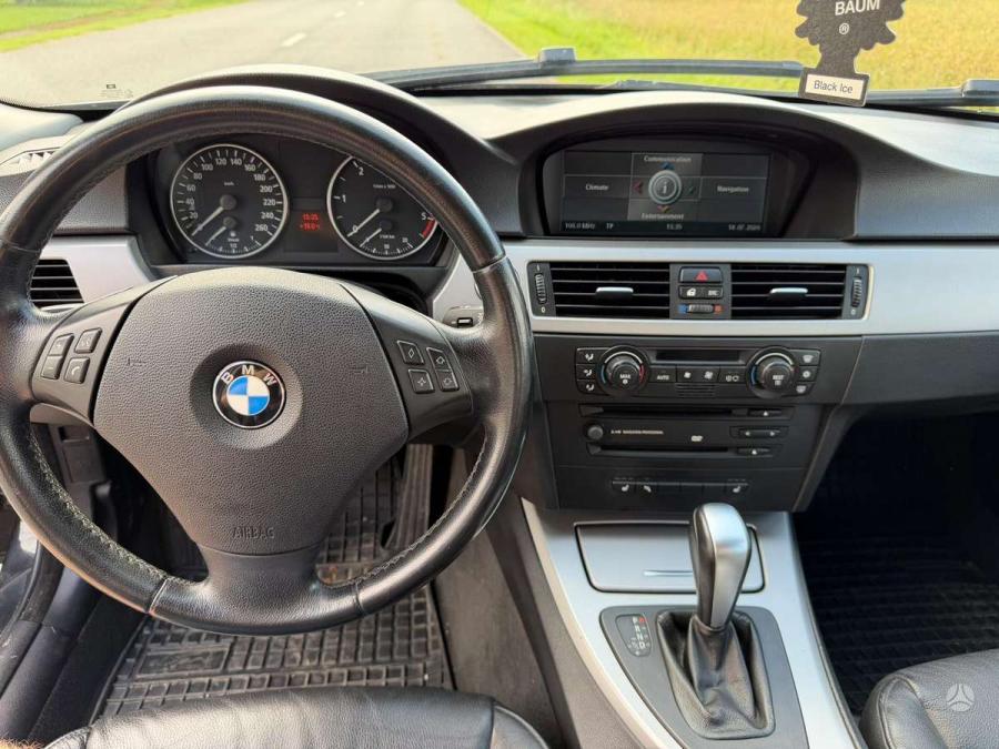 Black BMW 320 2006 in Alytus, with an engine capacity of 2.00 L and mileage of 356 thousand km for 2850 €, photo 19 on AUTOMOTO.COM.LV