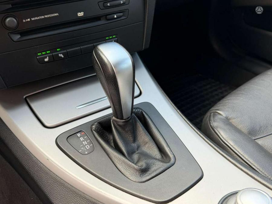 Black BMW 320 2006 in Alytus, with an engine capacity of 2.00 L and mileage of 356 thousand km for 2850 €, photo 20 on AUTOMOTO.COM.LV