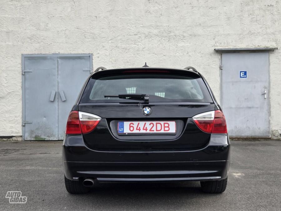 Melns BMW 320 2006 Viļņa, ar dzinēja tilpumu 2.00 L un nobraukumu 300 tūkst. km par 3400 €, foto 9 vietnē AUTOMOTO.COM.LV