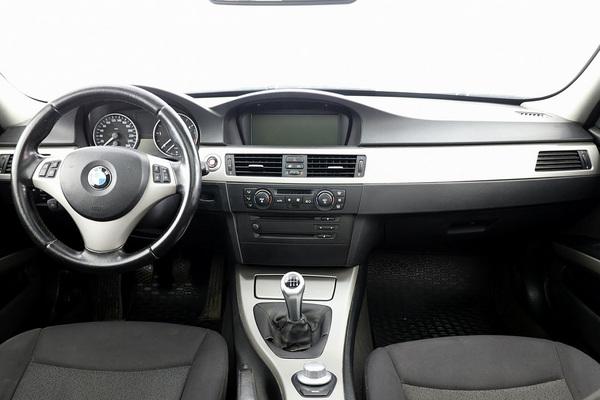 Black BMW 320 2006 in Tallinn, with an engine capacity of 2.00 L and mileage of 512 thousand km for 1399 €, photo 5 on AUTOMOTO.COM.LV