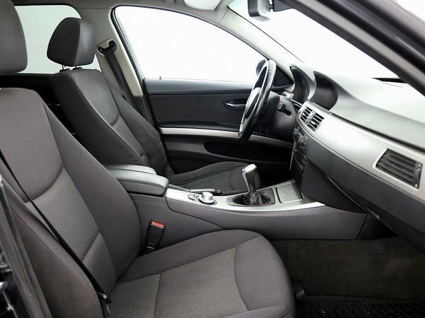 Black BMW 320 2006 in Tallinn, with an engine capacity of 2.00 L and mileage of 512 thousand km for 1399 €, photo 6 on AUTOMOTO.COM.LV