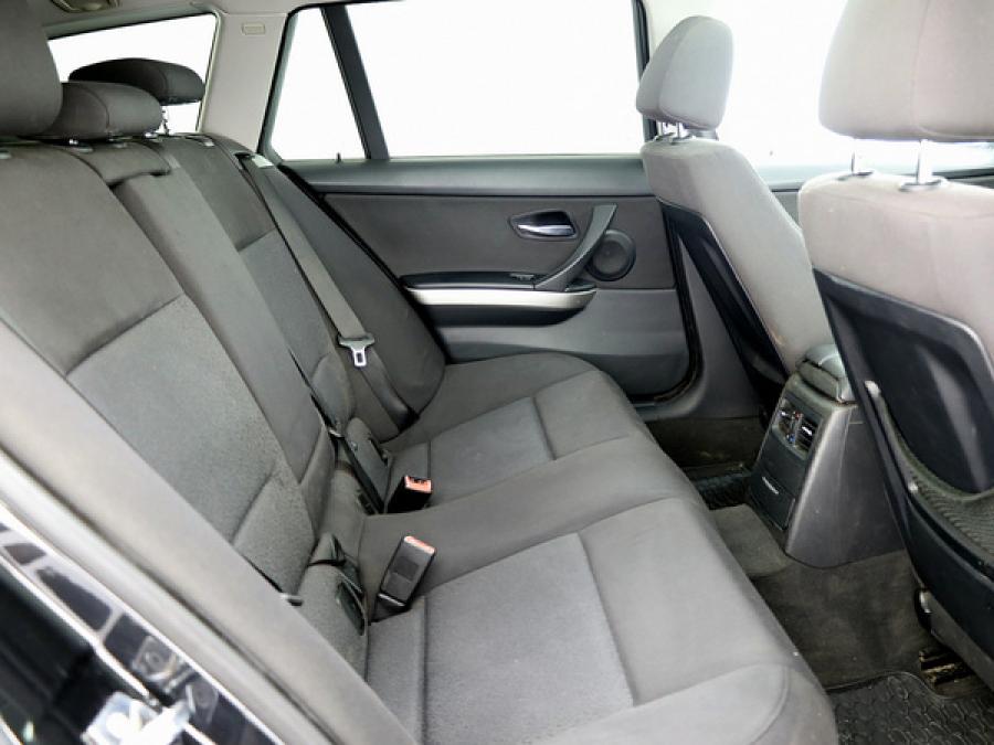 Black BMW 320 2006 in Tallinn, with an engine capacity of 2.00 L and mileage of 512 thousand km for 1399 €, photo 8 on AUTOMOTO.COM.LV