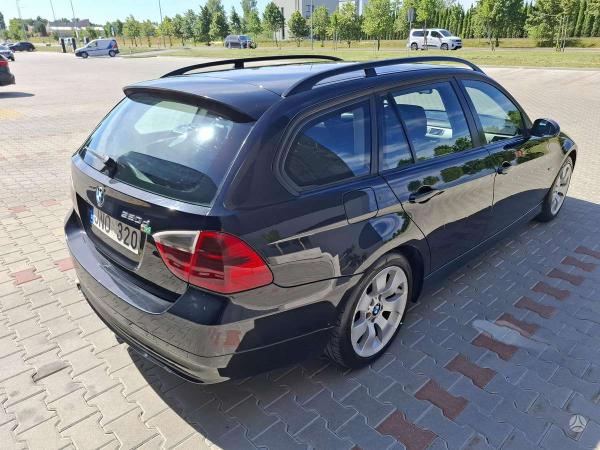 Melns BMW 320 2006 Šauļi, ar dzinēja tilpumu 2.00 L un nobraukumu 397 tūkst. km par 2245 €, foto 4 vietnē AUTOMOTO.COM.LV