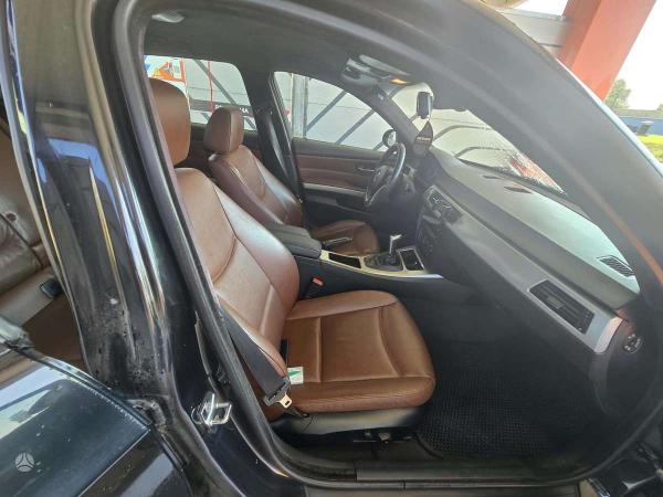 Black BMW 320 2006 in Panevezys, with an engine capacity of 2.00 L and mileage of 387 thousand km for 2490 €, photo 8 on AUTOMOTO.COM.LV