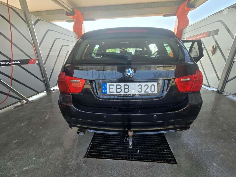 Black BMW 320 2006 in Panevezys, with an engine capacity of 2.00 L and mileage of 387 thousand km for 2490 €, photo 13 on AUTOMOTO.COM.LV