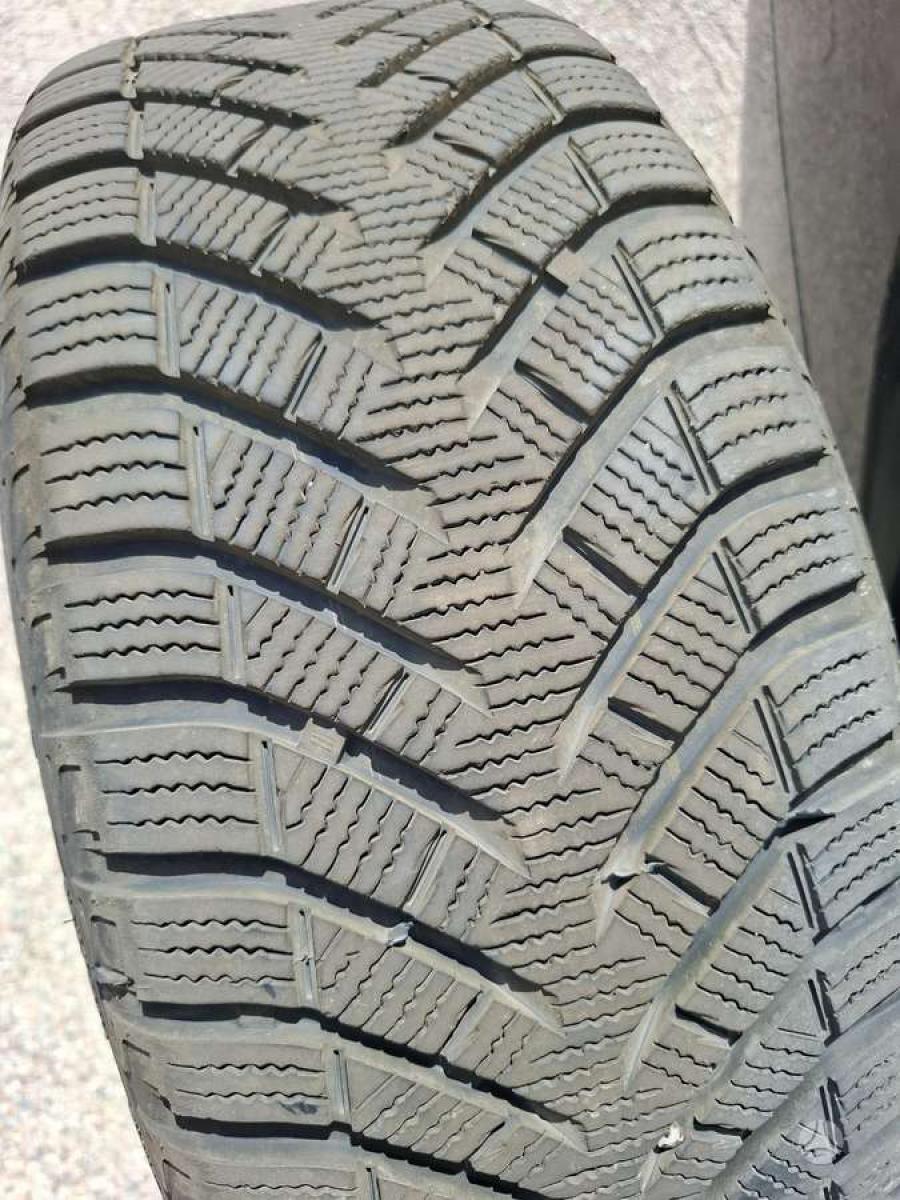 Black BMW 320 2006 in Panevezys, with an engine capacity of 2.00 L and mileage of 387 thousand km for 2490 €, photo 17 on AUTOMOTO.COM.LV