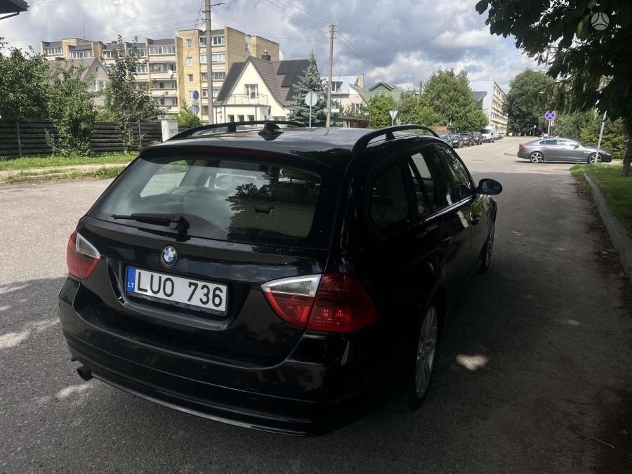 Black BMW 320 2006 in Kaunas, with an engine capacity of 2.00 L and mileage of 387 thousand km for 2800 €, photo 6 on AUTOMOTO.COM.LV