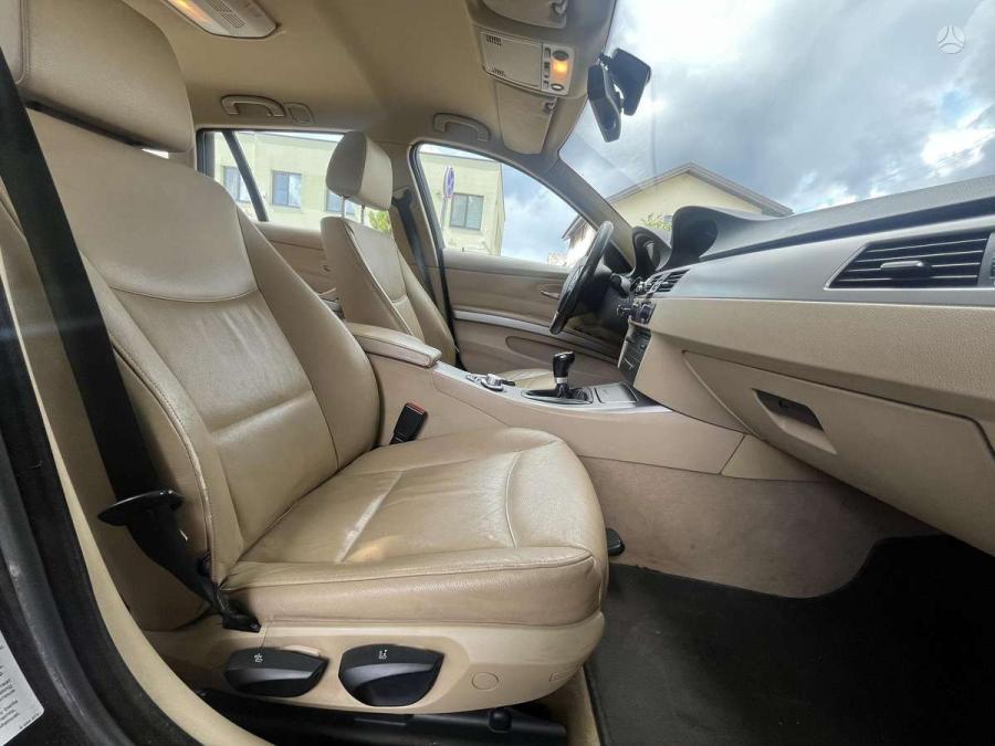 Black BMW 320 2006 in Kaunas, with an engine capacity of 2.00 L and mileage of 387 thousand km for 2800 €, photo 12 on AUTOMOTO.COM.LV