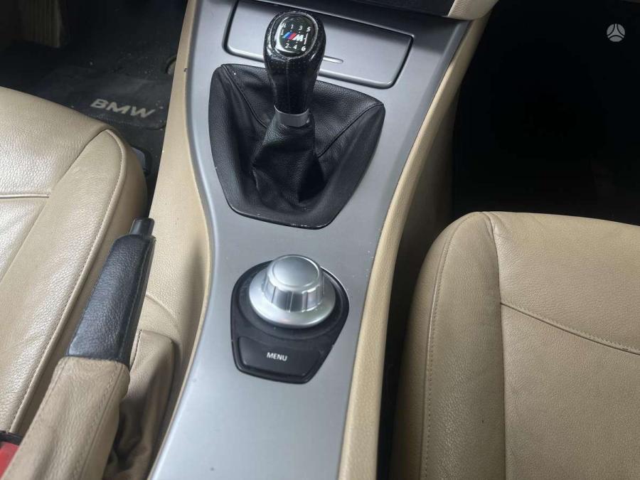 Black BMW 320 2006 in Kaunas, with an engine capacity of 2.00 L and mileage of 387 thousand km for 2800 €, photo 13 on AUTOMOTO.COM.LV