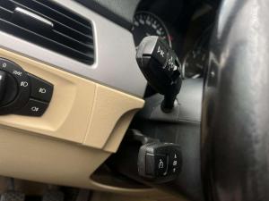 Black BMW 320 2006 in Kaunas, with an engine capacity of 2.00 L and mileage of 387 thousand km for 2800 €, photo 14 on AUTOMOTO.COM.LV