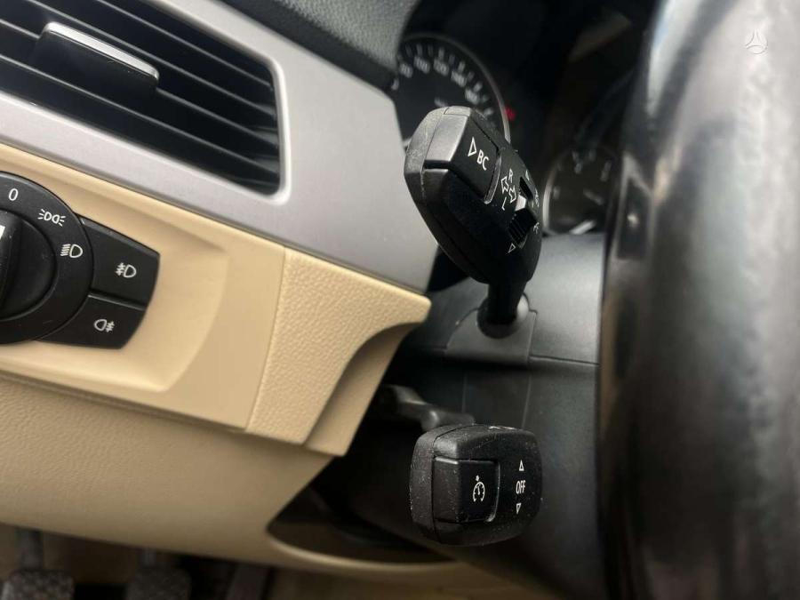 Black BMW 320 2006 in Kaunas, with an engine capacity of 2.00 L and mileage of 387 thousand km for 2800 €, photo 14 on AUTOMOTO.COM.LV