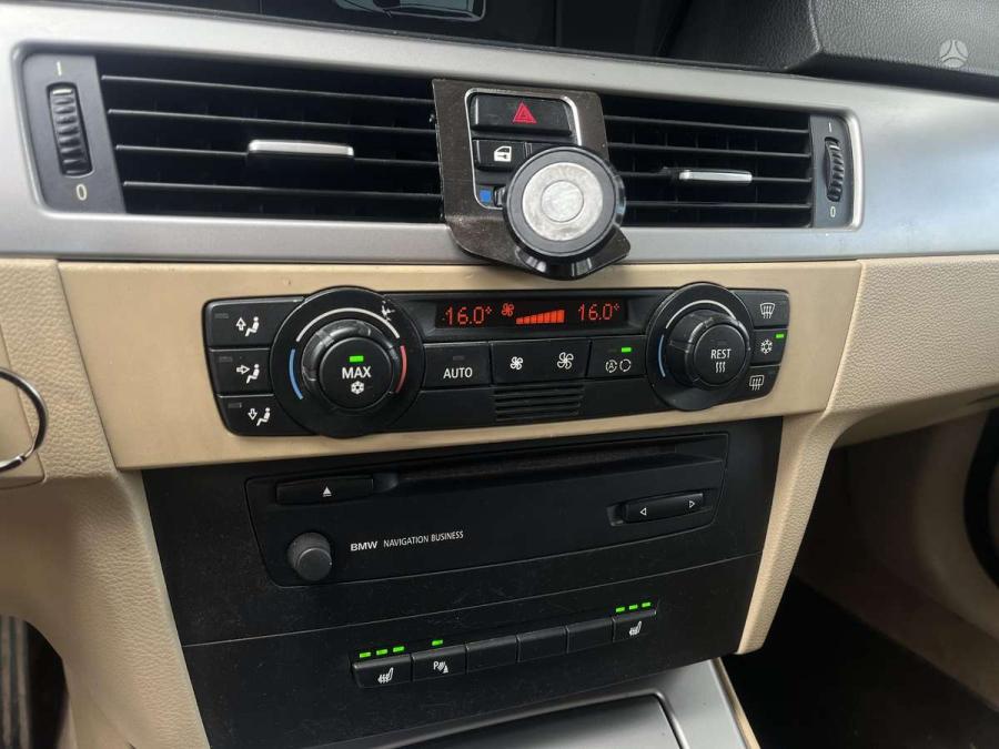 Black BMW 320 2006 in Kaunas, with an engine capacity of 2.00 L and mileage of 387 thousand km for 2800 €, photo 15 on AUTOMOTO.COM.LV