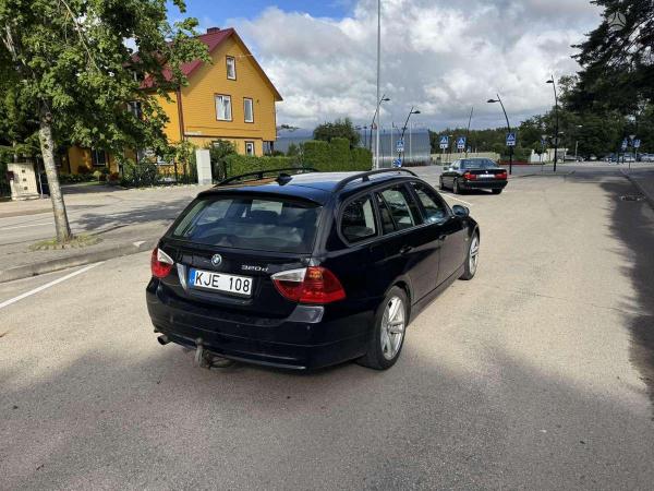 Black BMW 320 2006 in Palanga, with an engine capacity of 2.00 L and mileage of 362 thousand km for 2300 €, photo 3 on AUTOMOTO.COM.LV