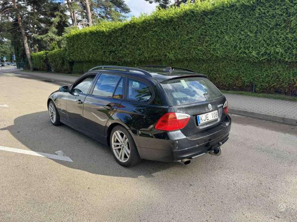 Black BMW 320 2006 in Palanga, with an engine capacity of 2.00 L and mileage of 362 thousand km for 2300 €, photo 5 on AUTOMOTO.COM.LV
