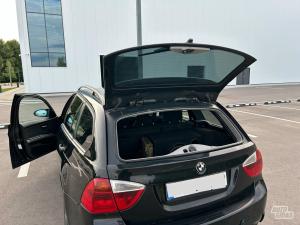 Melns BMW 320 2006 Plungė, ar dzinēja tilpumu 2.00 L un nobraukumu 386 tūkst. km par 2700 €, foto 6 vietnē AUTOMOTO.COM.LV