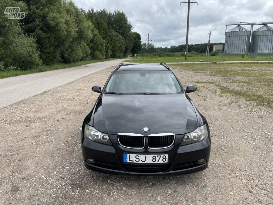 Melns BMW 320 2006 Jonava, ar dzinēja tilpumu 2.00 L un nobraukumu 425 tūkst. km par 2450 €, foto 4 vietnē AUTOMOTO.COM.LV