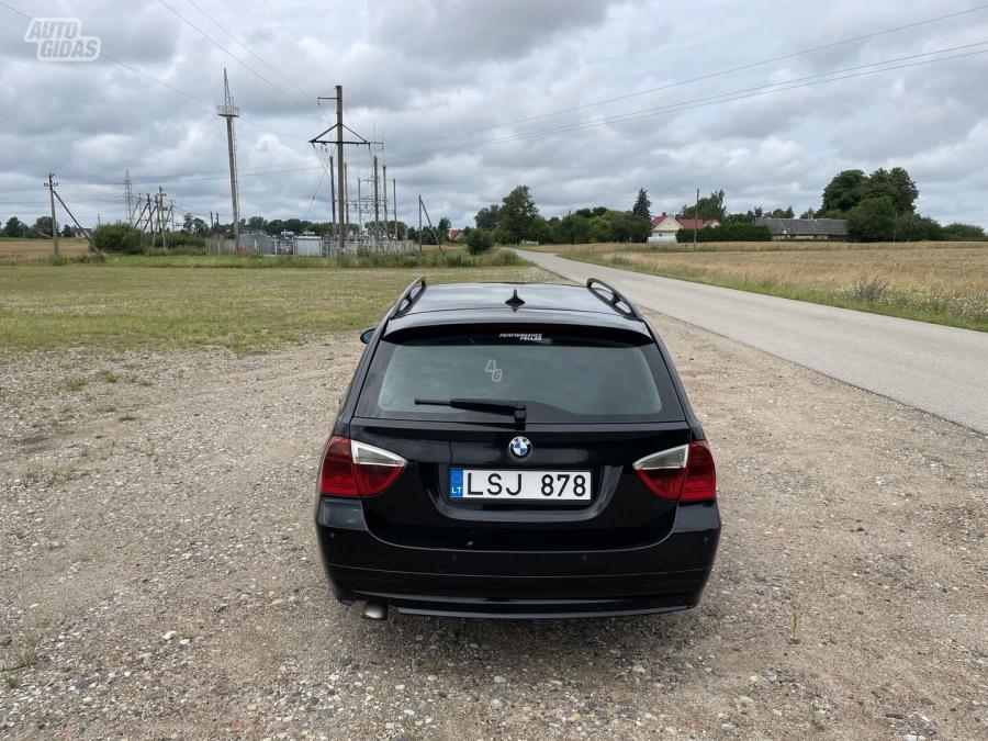 Melns BMW 320 2006 Jonava, ar dzinēja tilpumu 2.00 L un nobraukumu 425 tūkst. km par 2450 €, foto 9 vietnē AUTOMOTO.COM.LV