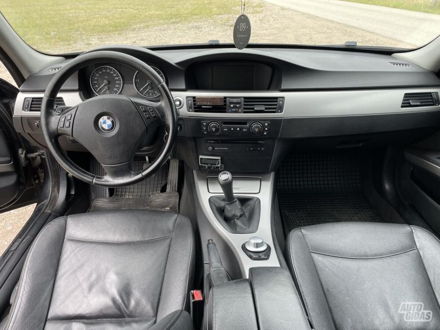 Melns BMW 320 2006 Jonava, ar dzinēja tilpumu 2.00 L un nobraukumu 425 tūkst. km par 2450 €, foto 11 vietnē AUTOMOTO.COM.LV