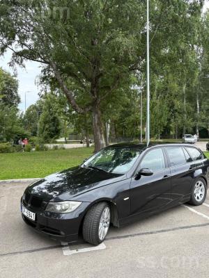 Melns BMW 320 2006 Rīga, ar dzinēja tilpumu 2.00 L un nobraukumu 360 tūkst. km par 2850 €, foto  vietnē AUTOMOTO.COM.LV