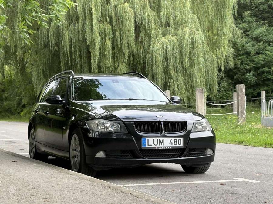 Black BMW 320 2006 in Siauliai, with an engine capacity of 2.00 L and mileage of 396 thousand km for 2550 €, photo 4 on AUTOMOTO.COM.LV